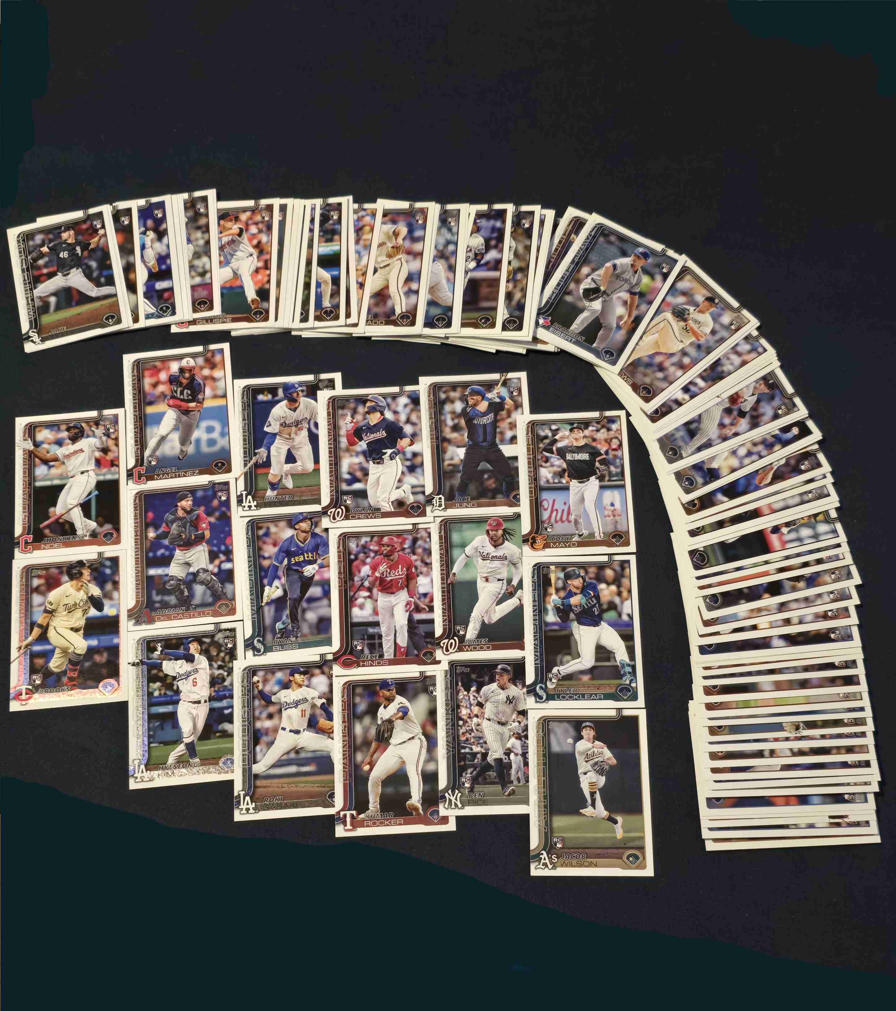 Sportlots Auctions: 2025 Topps Complete Set - 700 Cards - Hand Collated